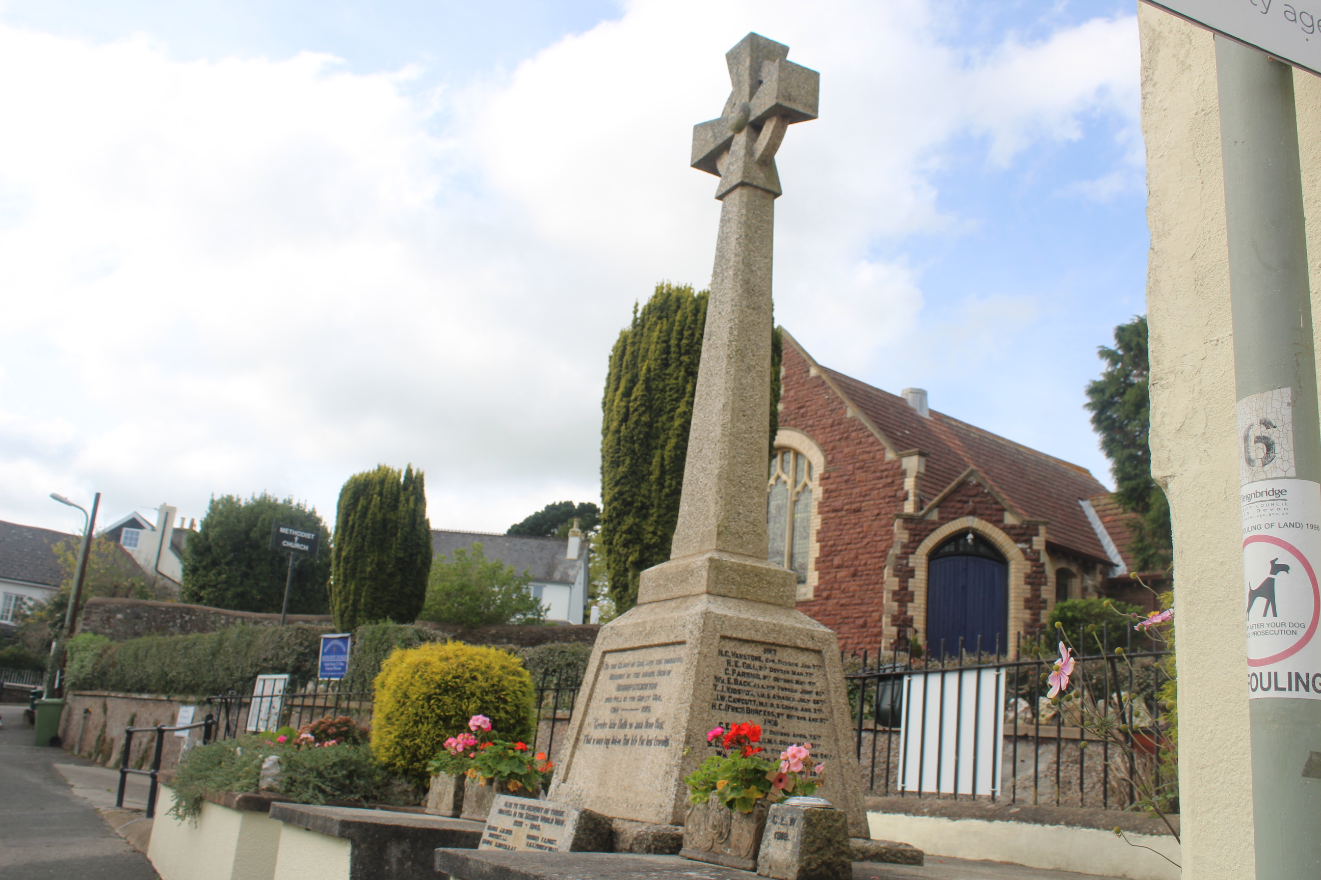 Bishopsteignton - War Memorials Online